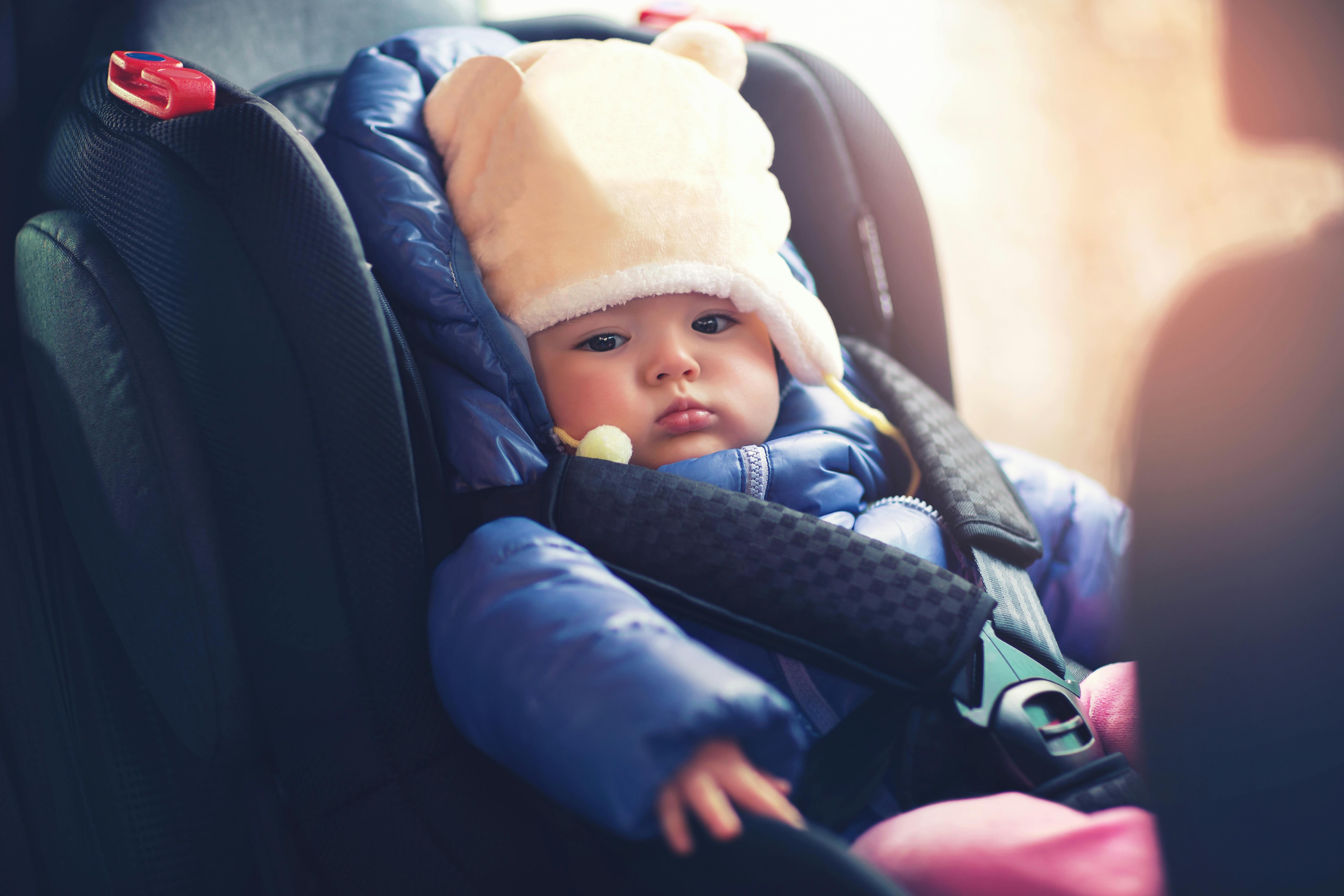 Cold weather PSA: bulky coats aren’t car seat safe — here’s what you ...
