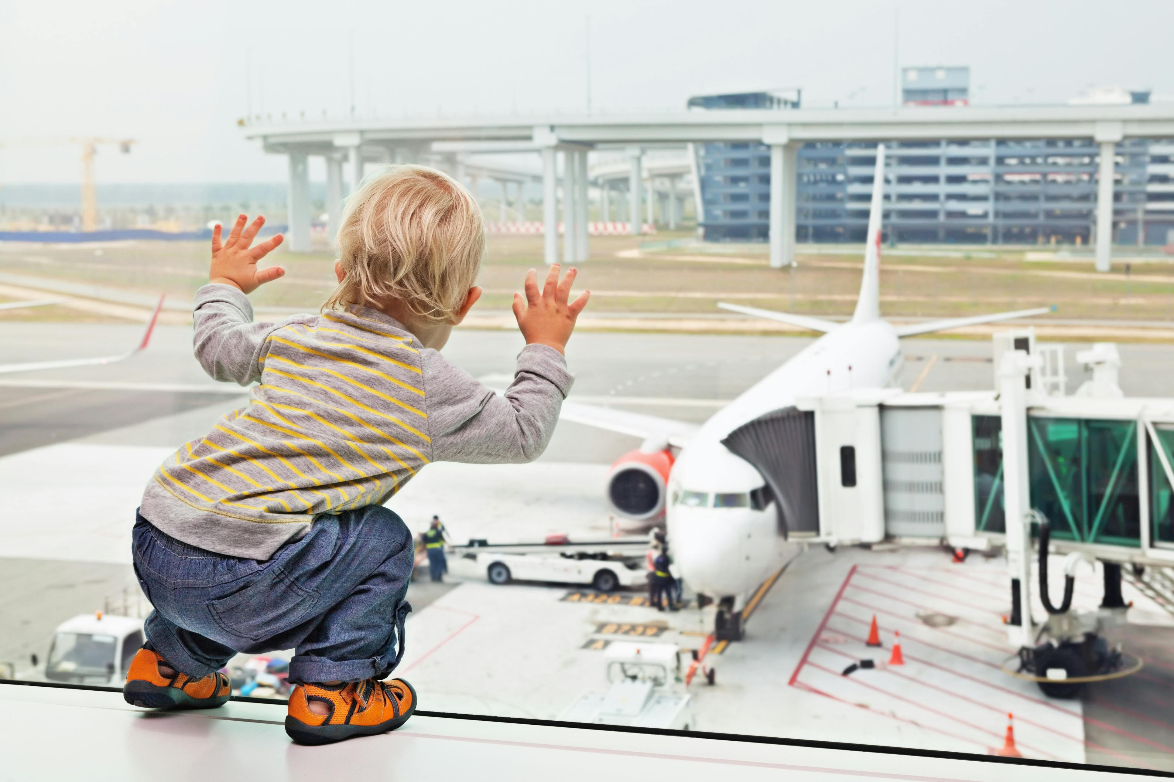 How do you handle all the gear when flying with a baby? - Winnie