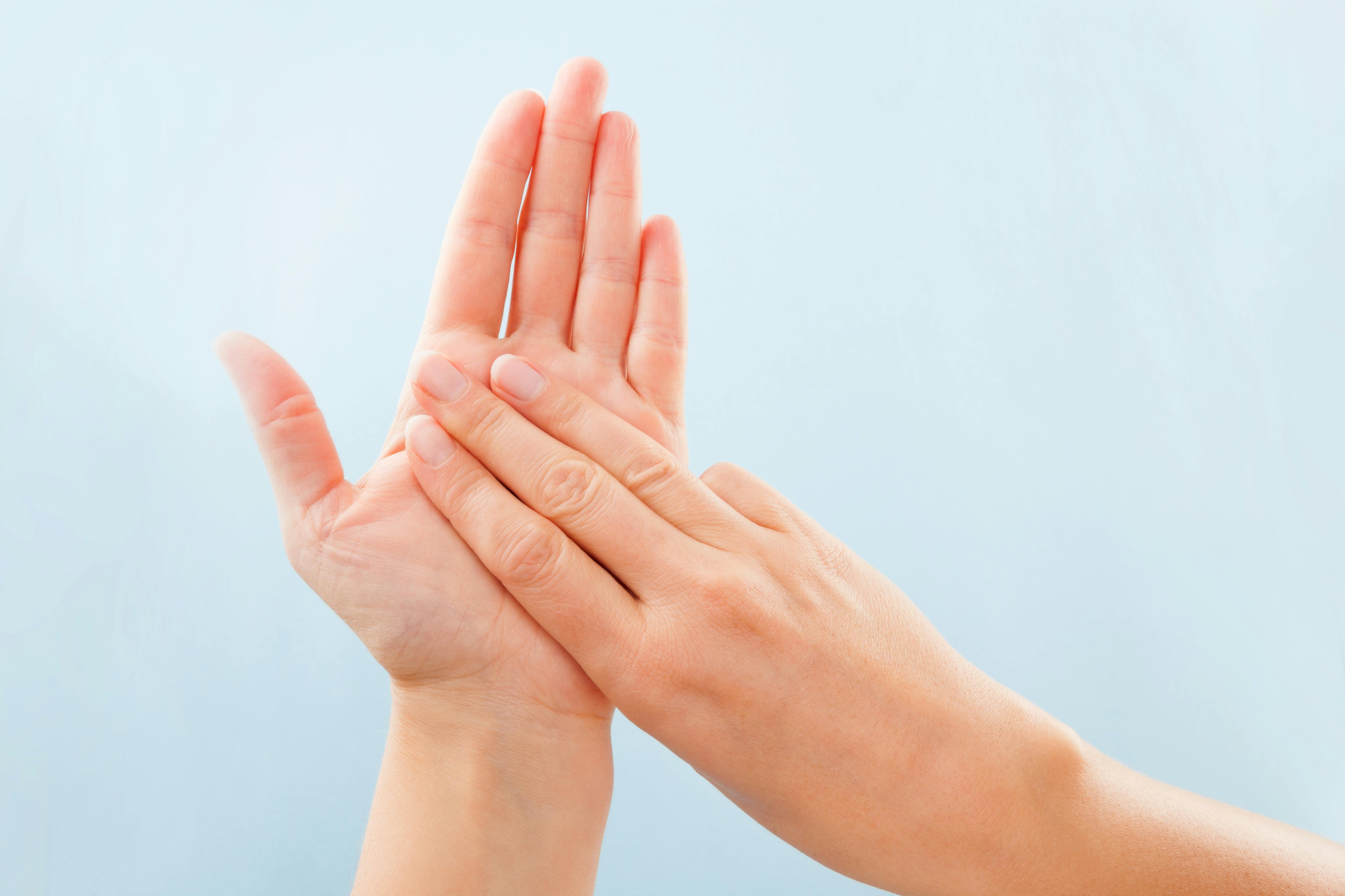 Introducing sign language to your kids - Winnie