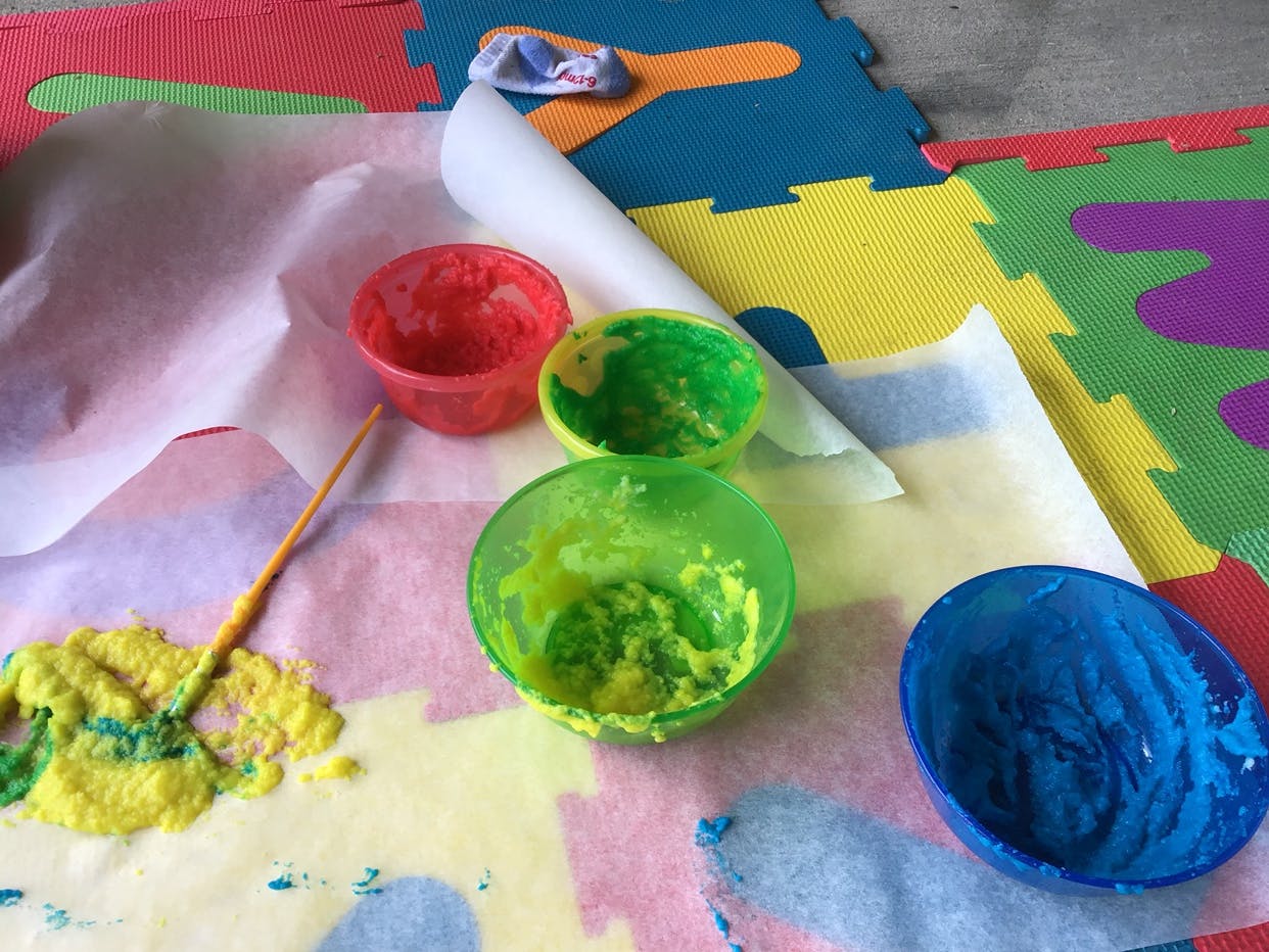 How to make the easiest DIY edible fingerpaint - Winnie
